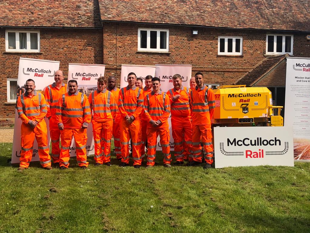 PET-Xi Training Jobseekers McCulloch Rail Apprenticeships With PET-Xi ...